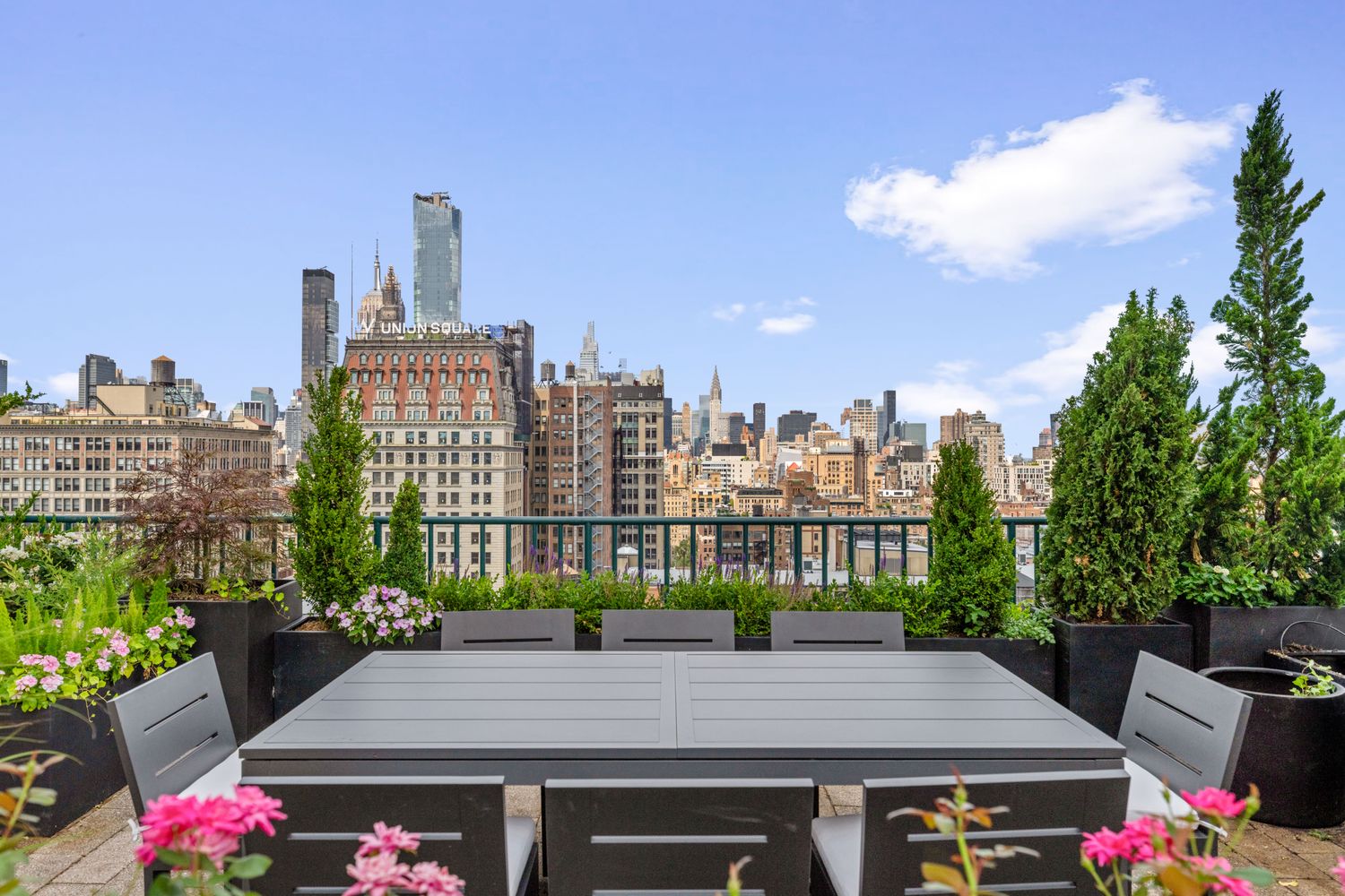 Travonté Taylor, Real Estate Agent - Compass