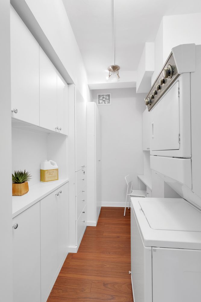 Anna Gula, Real Estate Agent - Compass