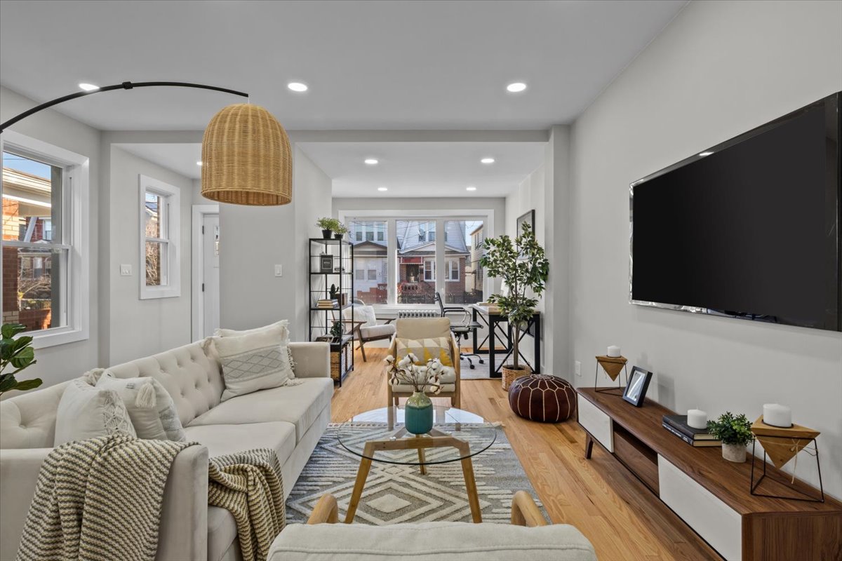 770 East 45th Street | Compass