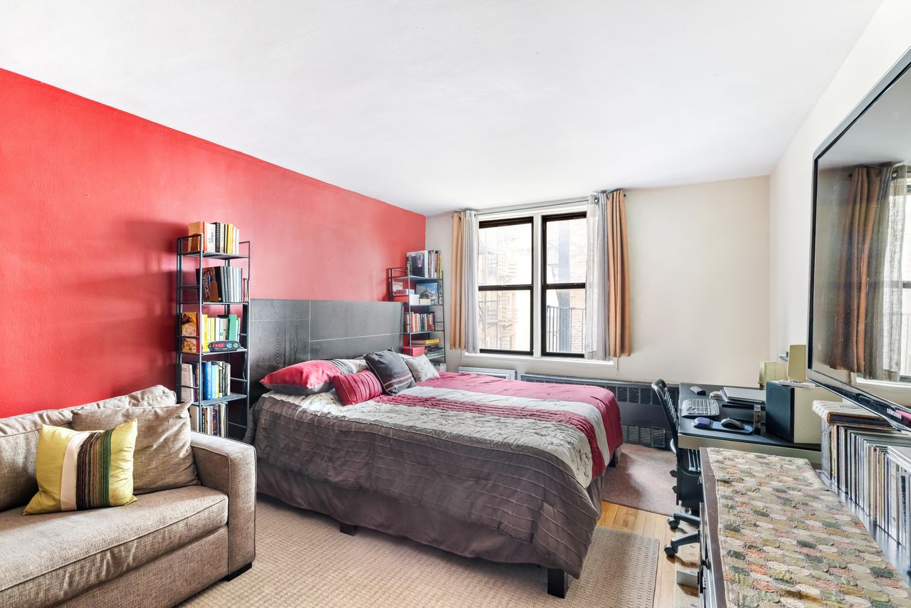 150 East 27th Street, Unit 4H | Compass
