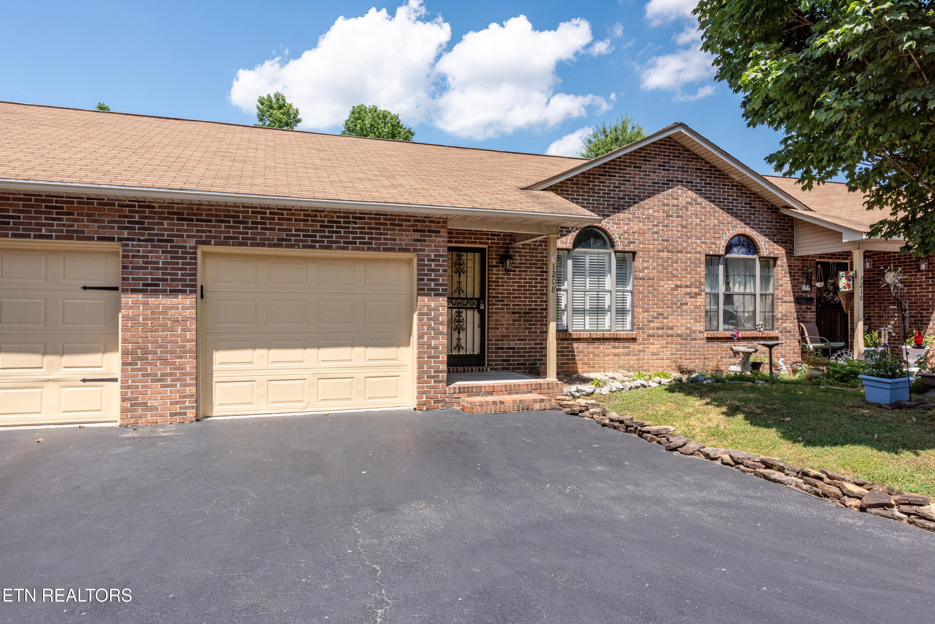 1208 Karina Cir, Maryville, TN 37804 | MLS #1307776 | Compass