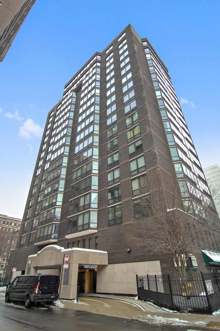 21 West Goethe Street, Unit 8C, Chicago, IL 60610 | Compass