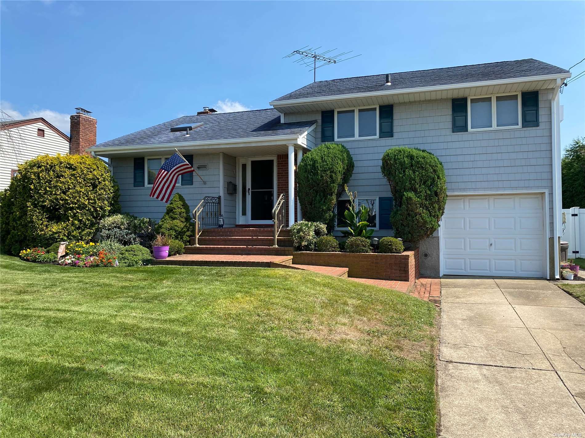 21 Jomarr Place, Massapequa, NY 11758 | Compass