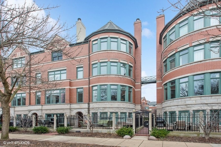 1450 South Prairie Avenue, Chicago, IL 60605 | Compass