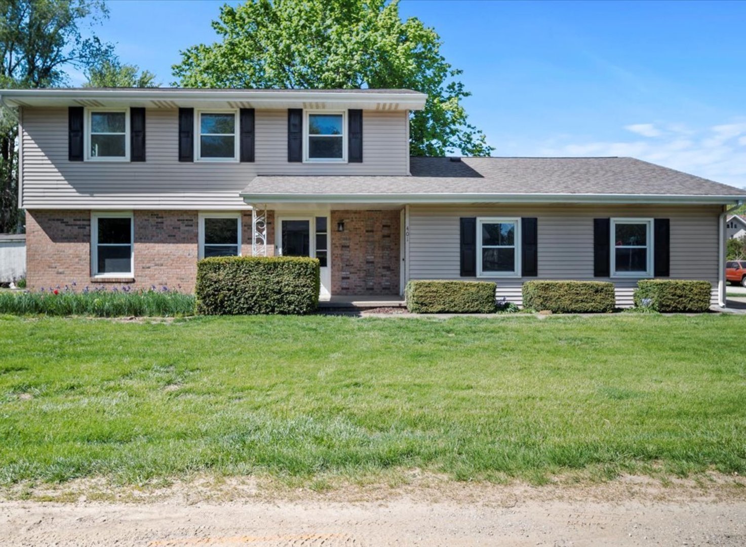 401 Magnolia Street, Heyworth, IL 61745 | Compass