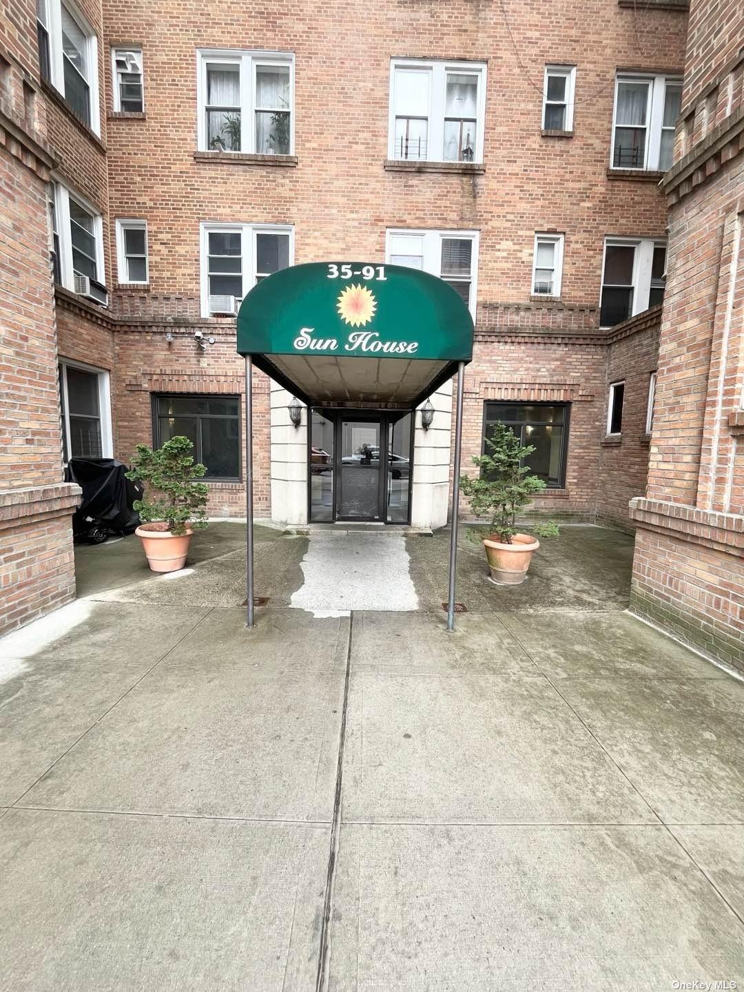 35-91 161 Street, Unit 6J | Compass