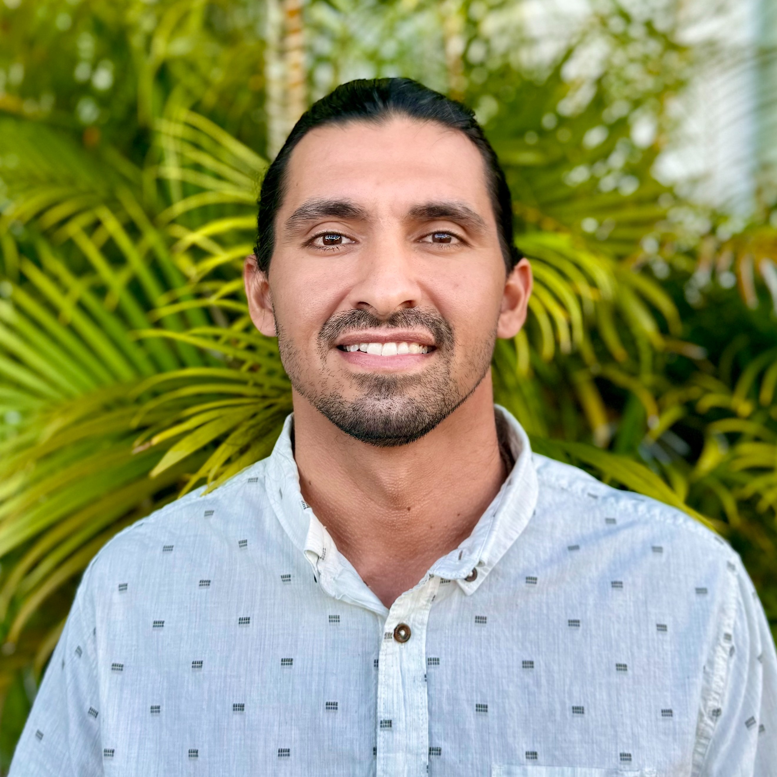 90 Agents in Honolulu Office, 4211 Waialae Avenue, Suite 8090 - Compass