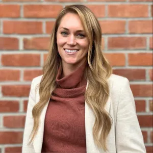 Emma Finlay, Real Estate Agent - Compass