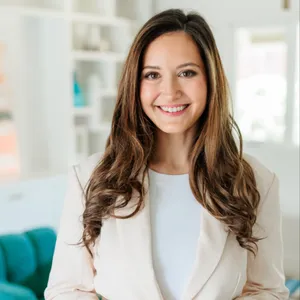 Courtney Travin, Real Estate Agent - Compass