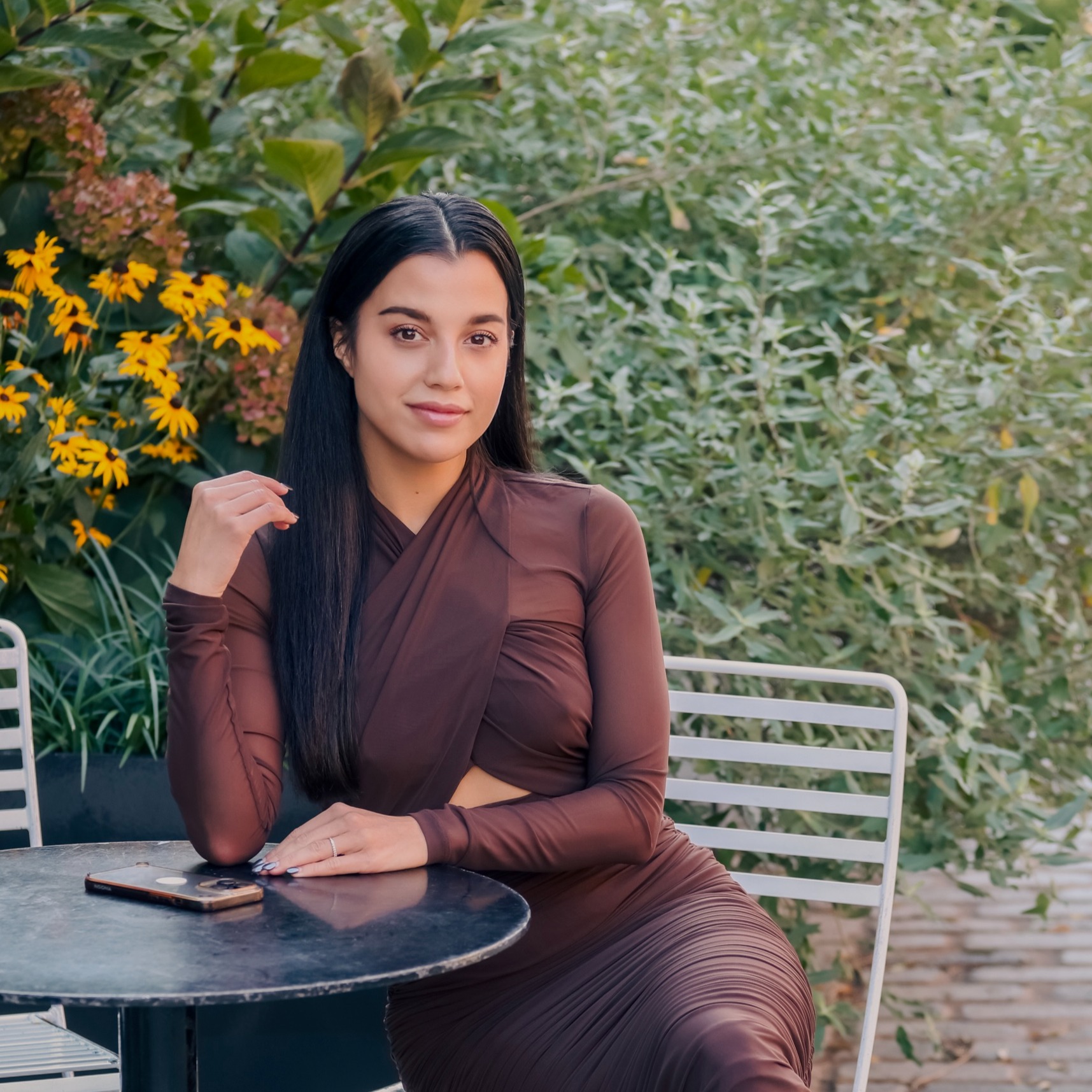 300 Agents in New York Office, 10 E 53rd 15th Floor - Compass