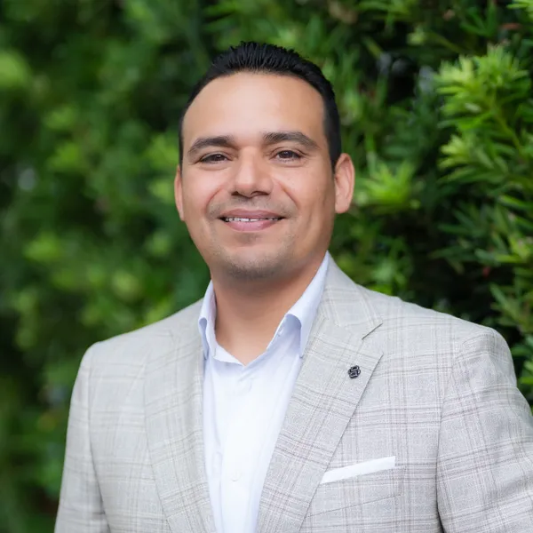 Julio Nunez, Real Estate Agent - Compass