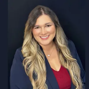 Angelina Lanza, Real Estate Agent - Compass