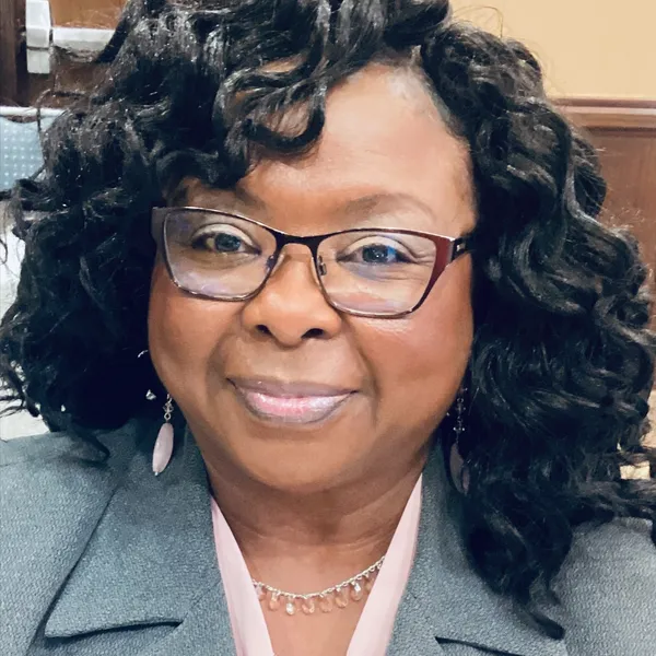 Cynthia Armstrong, Real Estate Agent - Compass