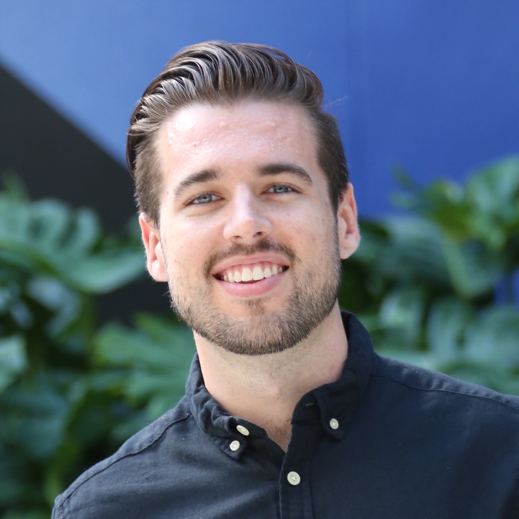 327 Agents in Miami Beach Office, 605 Lincoln Road 6th Floor - Compass