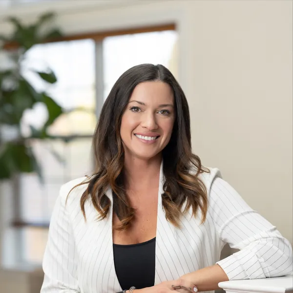 Amanda Fales, Real Estate Agent - Compass