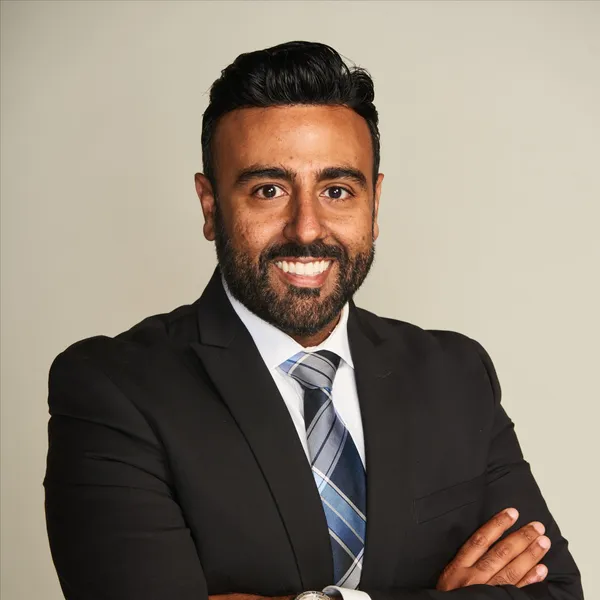 Robin Gaur, Real Estate Agent - Compass