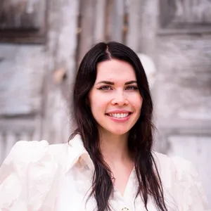 Kristen Ragus, Real Estate Agent - Compass