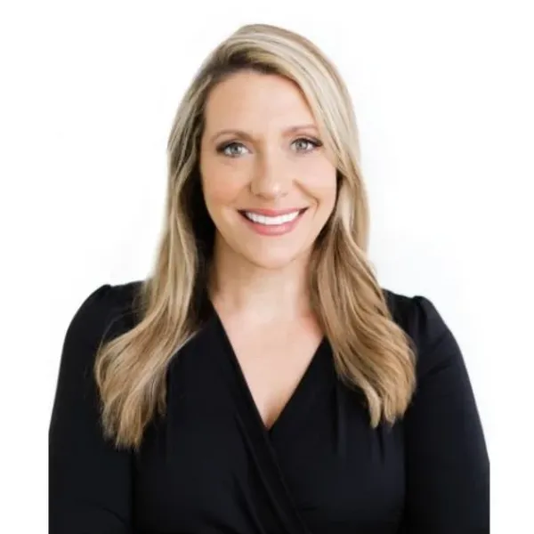 Laura Rilling, Real Estate Agent - Compass