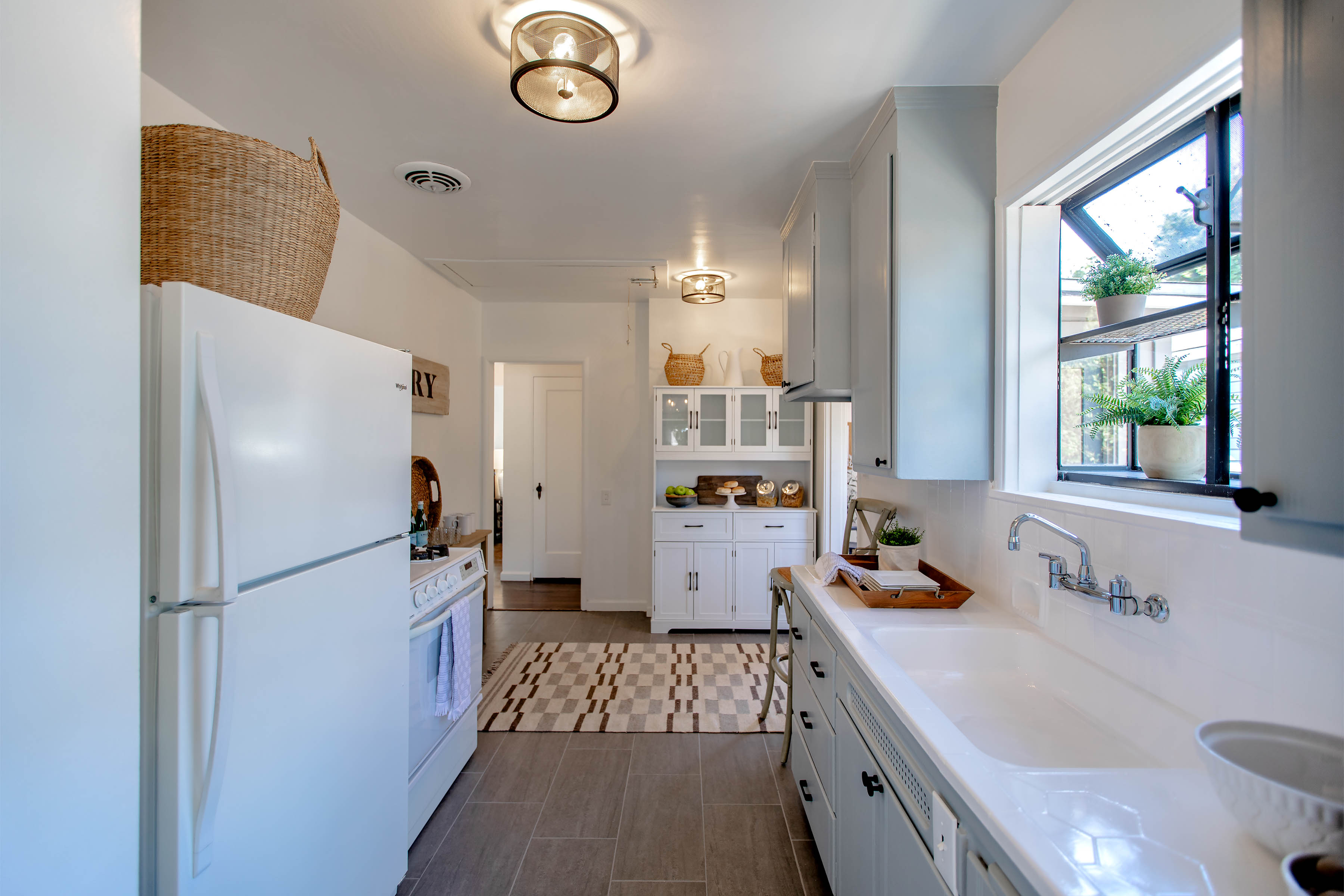 Just Listed! 3284 Encinal | Sweet East End 1939 Bungalow Close to Top ...