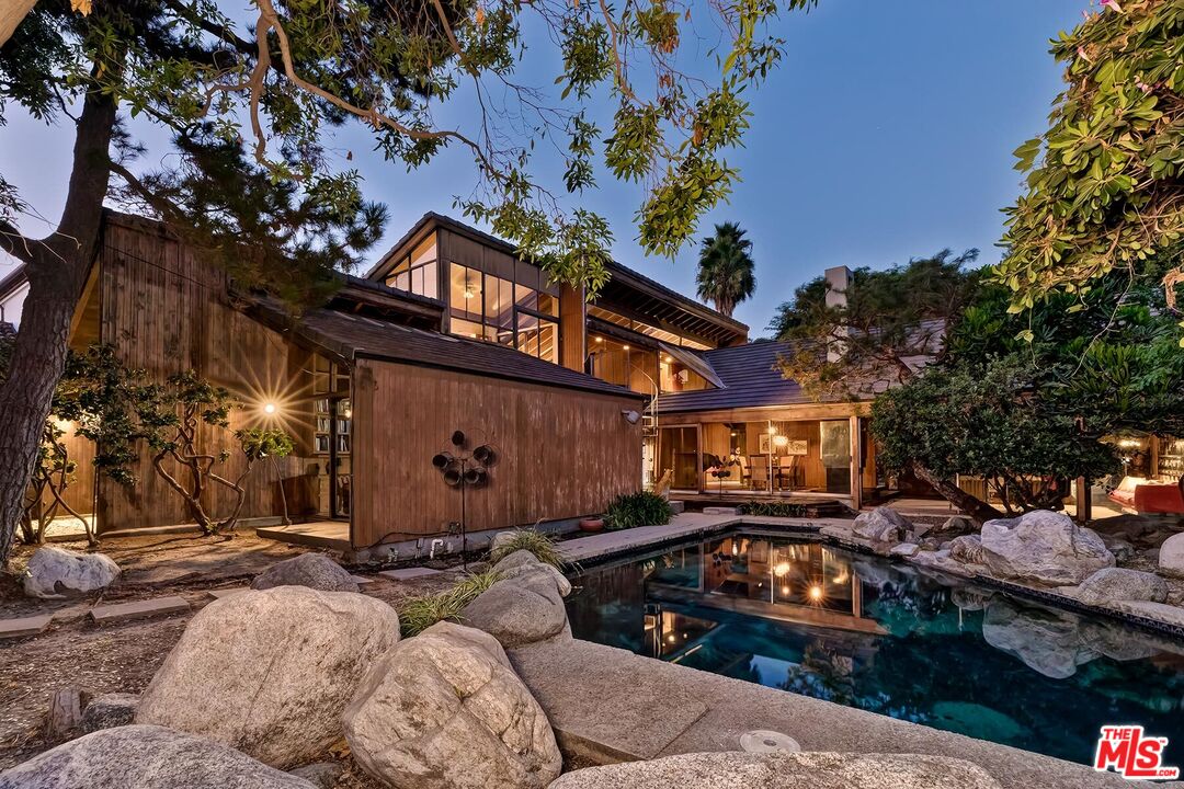 515 North Roxbury Drive, Beverly Hills, CA 90210 | MLS #24-436469 | Compass