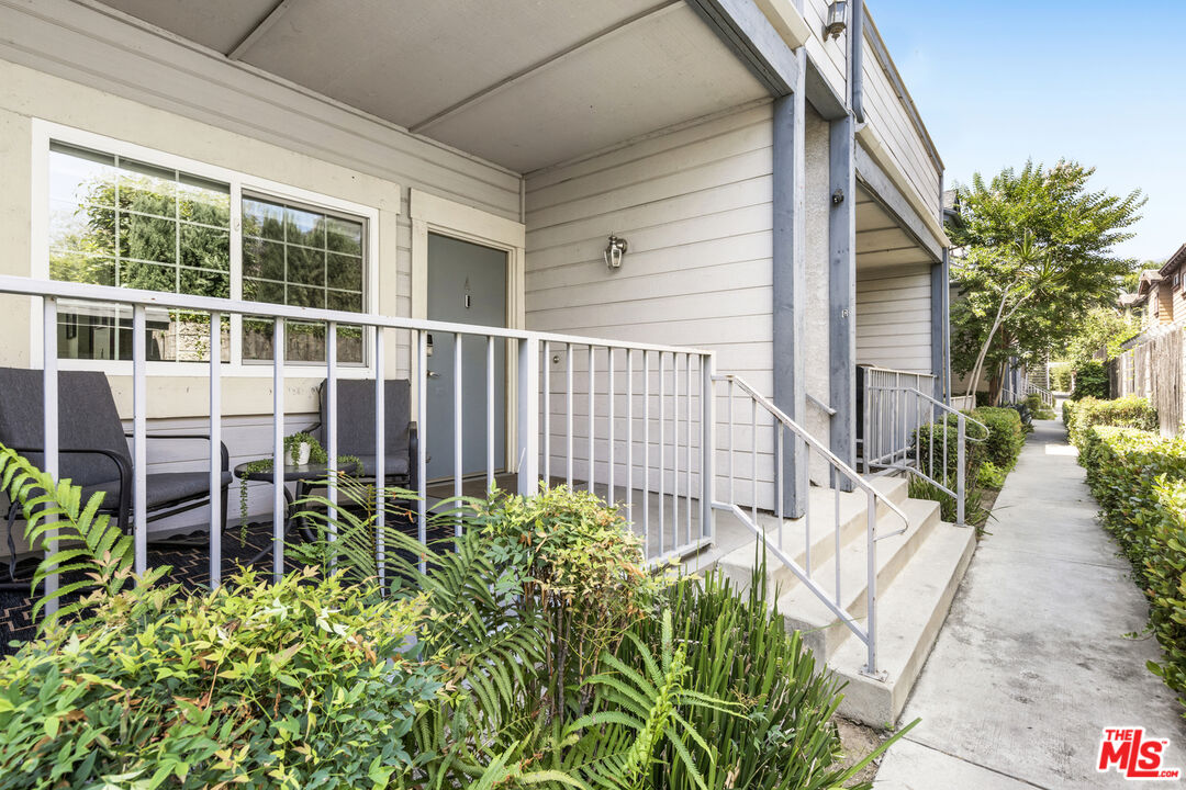 341 W Central Ave, Unit A, Monrovia, CA 91016 | MLS #25556727 | Compass