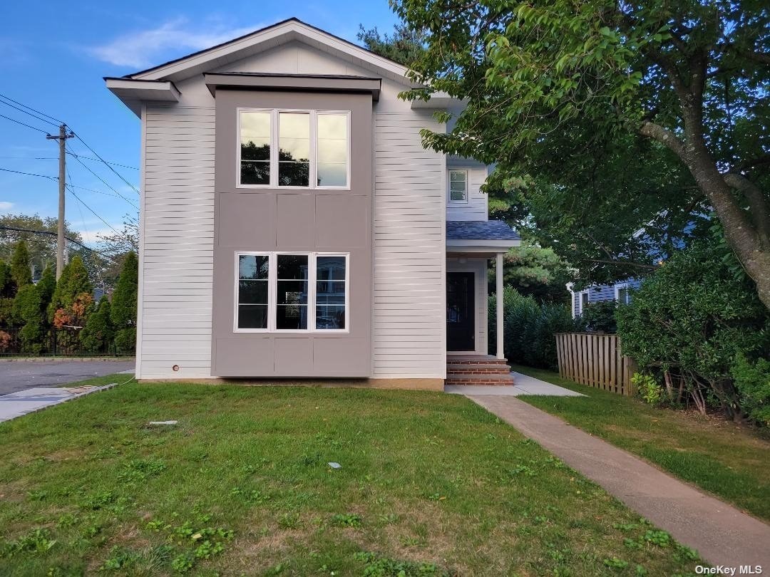 41 Spruce Street, Garden City, NY 11530 | Compass