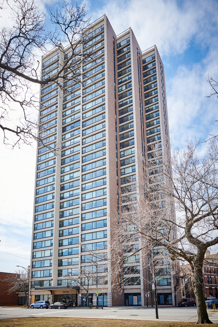 1850 North Clark Street, Unit 2708, Chicago, IL 60614 | Compass