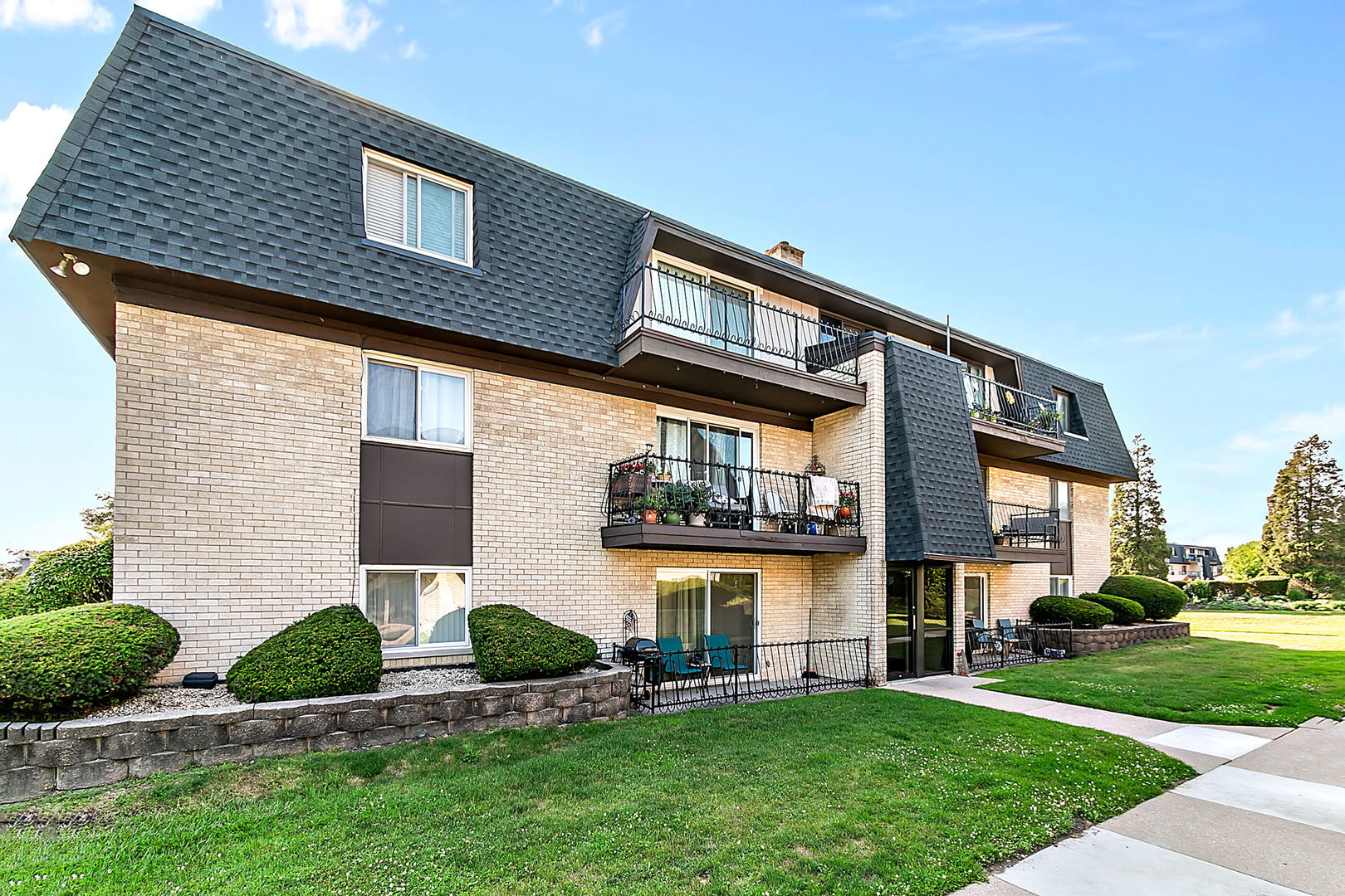 11129 South 84th Avenue, Unit 2A, Palos Hills, IL 60465 | Compass