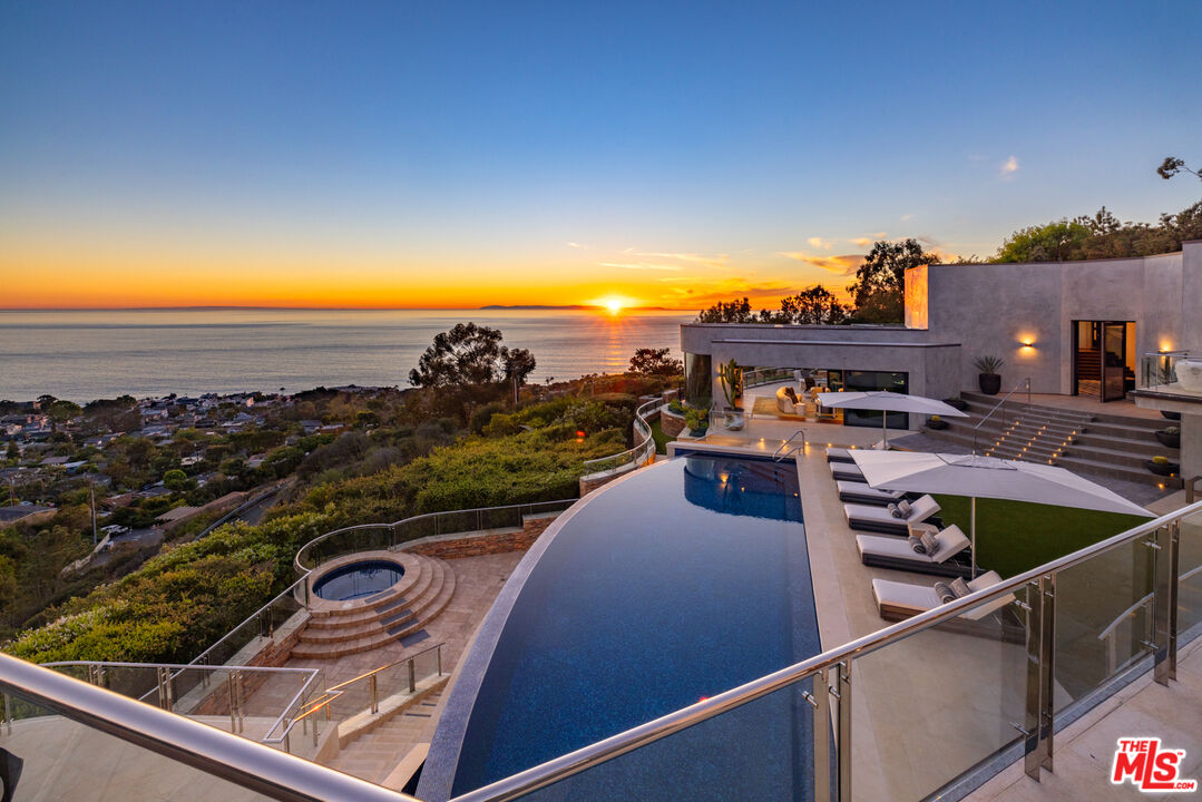 $25M Hillside Estate Overlooking the Pacific Ocean in Laguna Beach ...