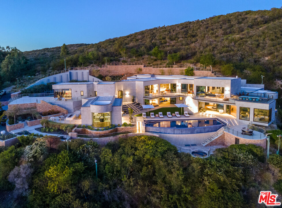 $25M Hillside Estate Overlooking the Pacific Ocean in Laguna Beach ...