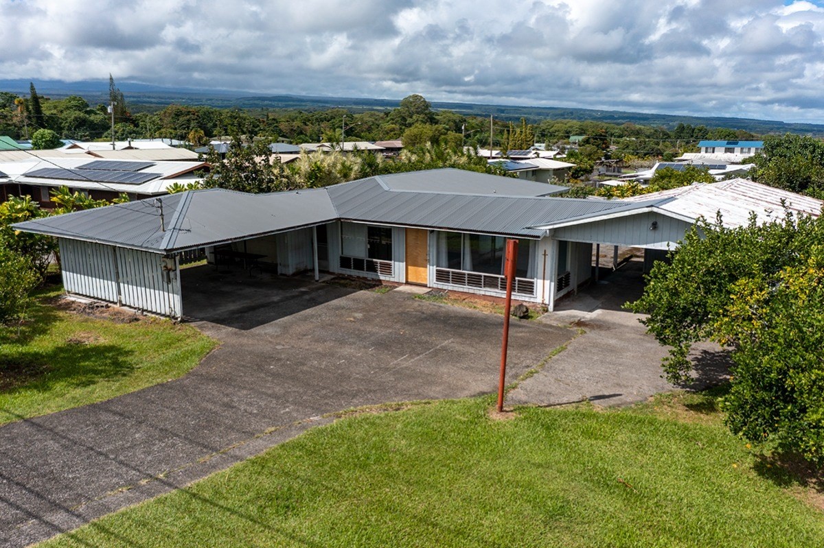 1108 West Kawailani Street, Hilo, HI 96720 | Compass