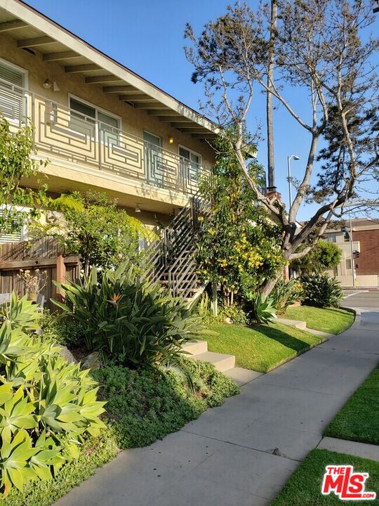 7743 West Manchester Avenue, Unit 2, Playa del Rey, CA 90293 | Compass