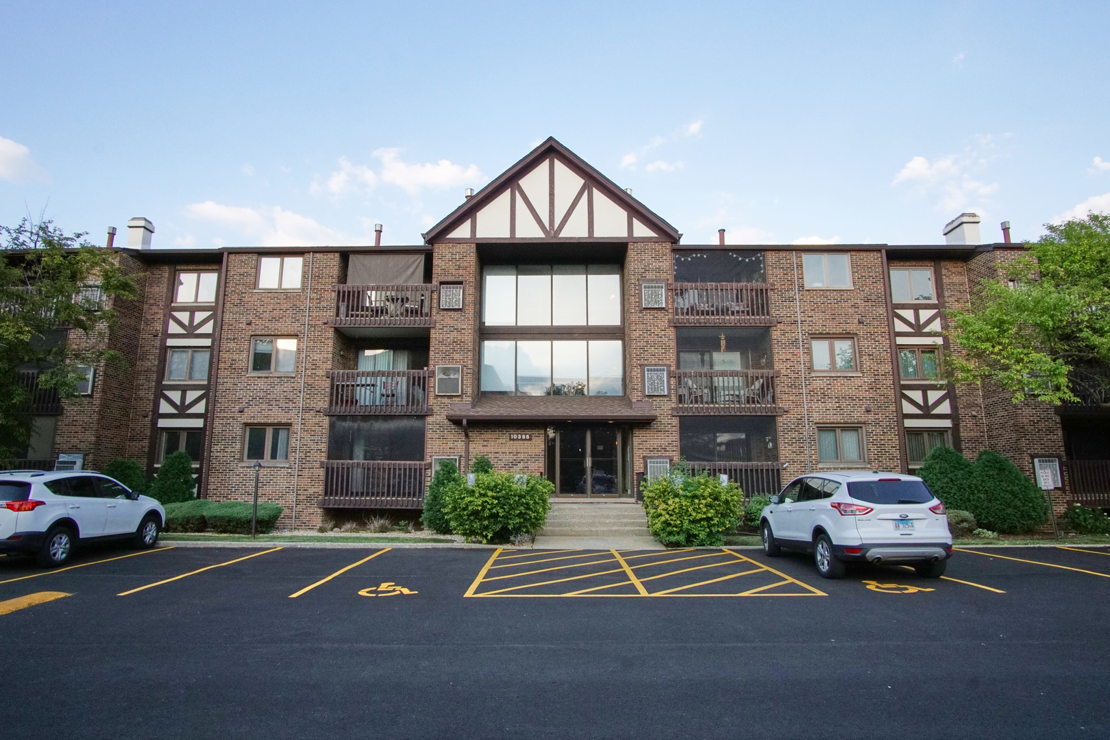 10355 Menard Avenue, Unit 201, Oak Lawn, IL 60453 | Compass
