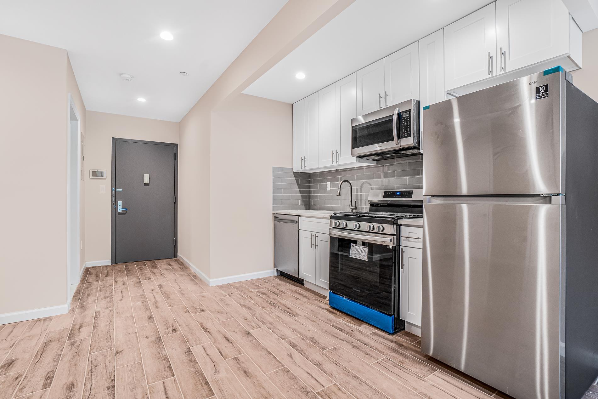 65-27 Roosevelt Avenue, Unit 4B, Queens, NY 11377 | Compass