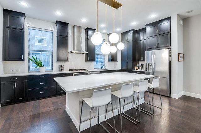 Laura Nelson, Real Estate Agent - Compass