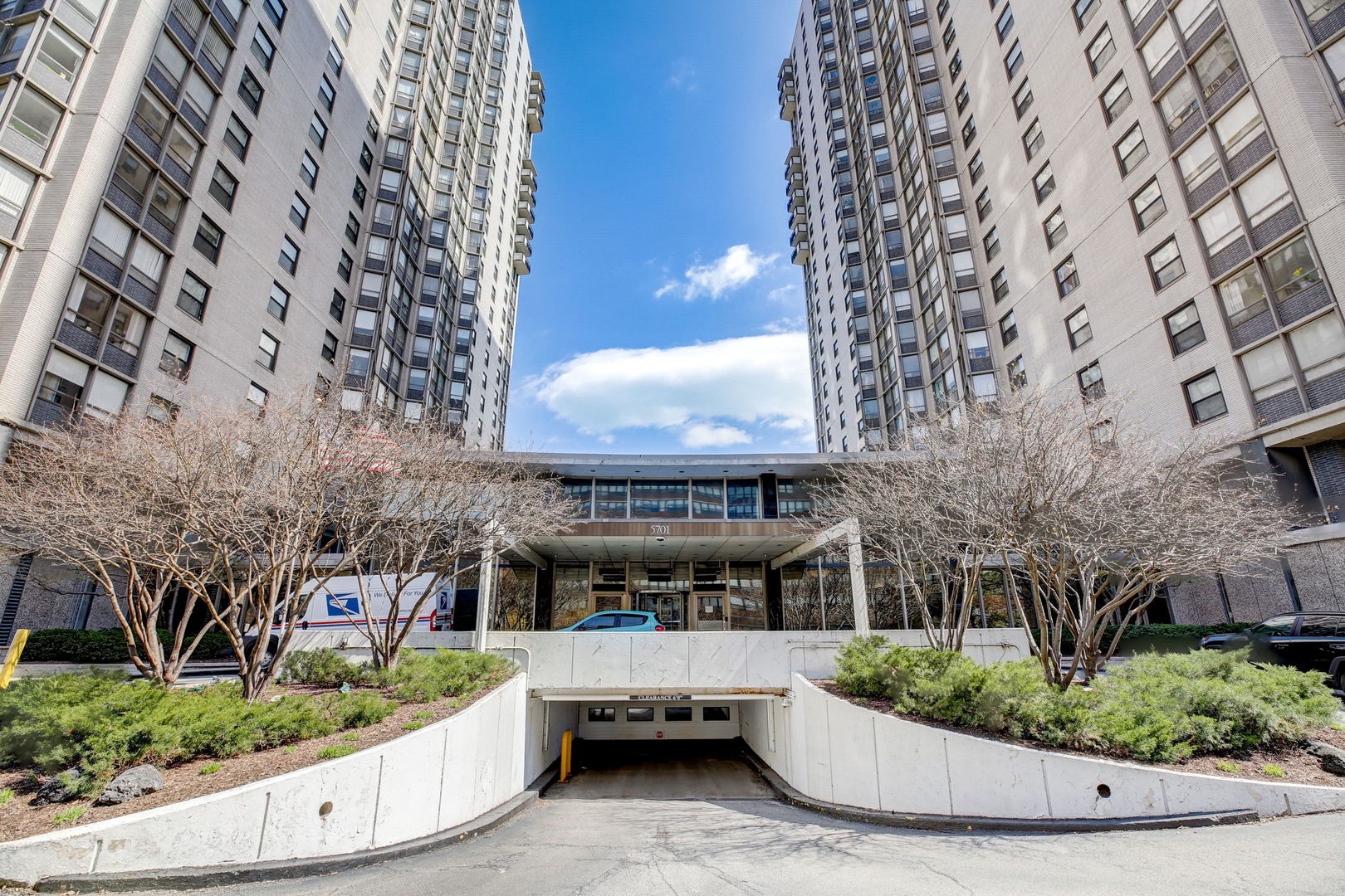 5701 North Sheridan Road, Unit 10Q, Chicago, IL 60660 | Compass