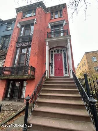 10 Madison Place, Unit 1, Albany, NY 12202 | Compass