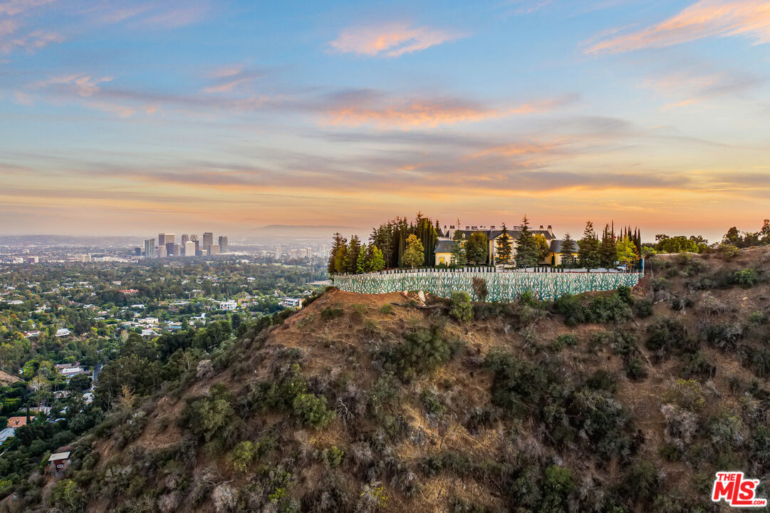 $87M European-Inspired Manor in Beverly Hills, California | Pricey Pads