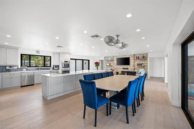 Cindy Cyrus, Real Estate Agent - Compass