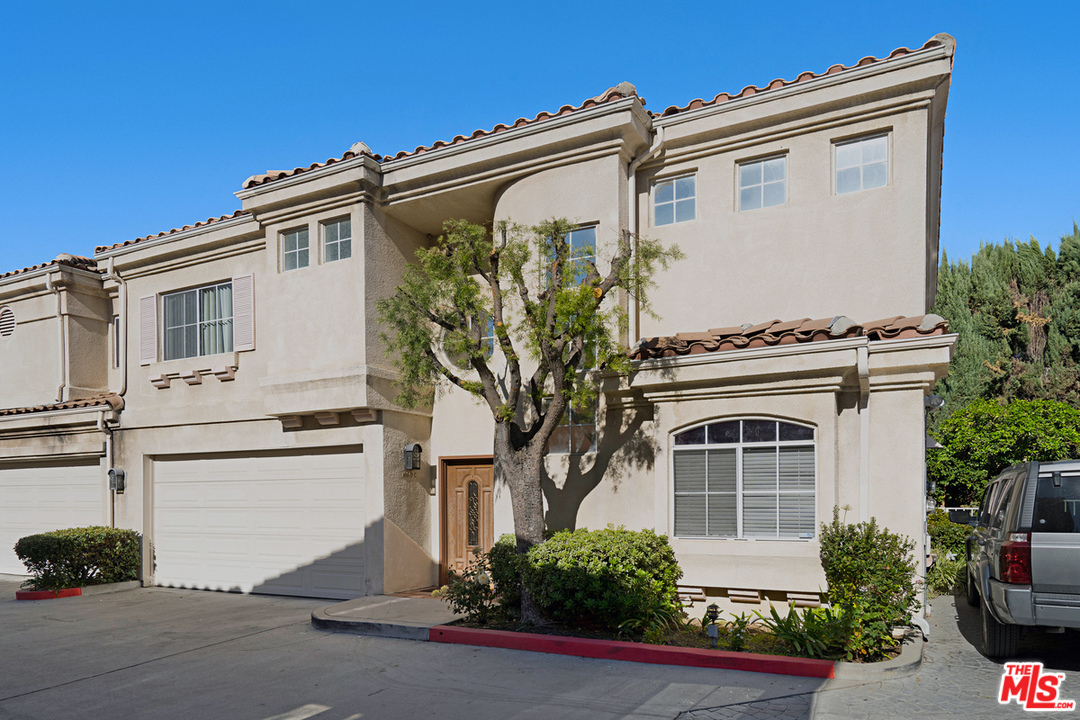 10010 Reseda Boulevard, Unit C, Northridge, CA 91324 | Compass