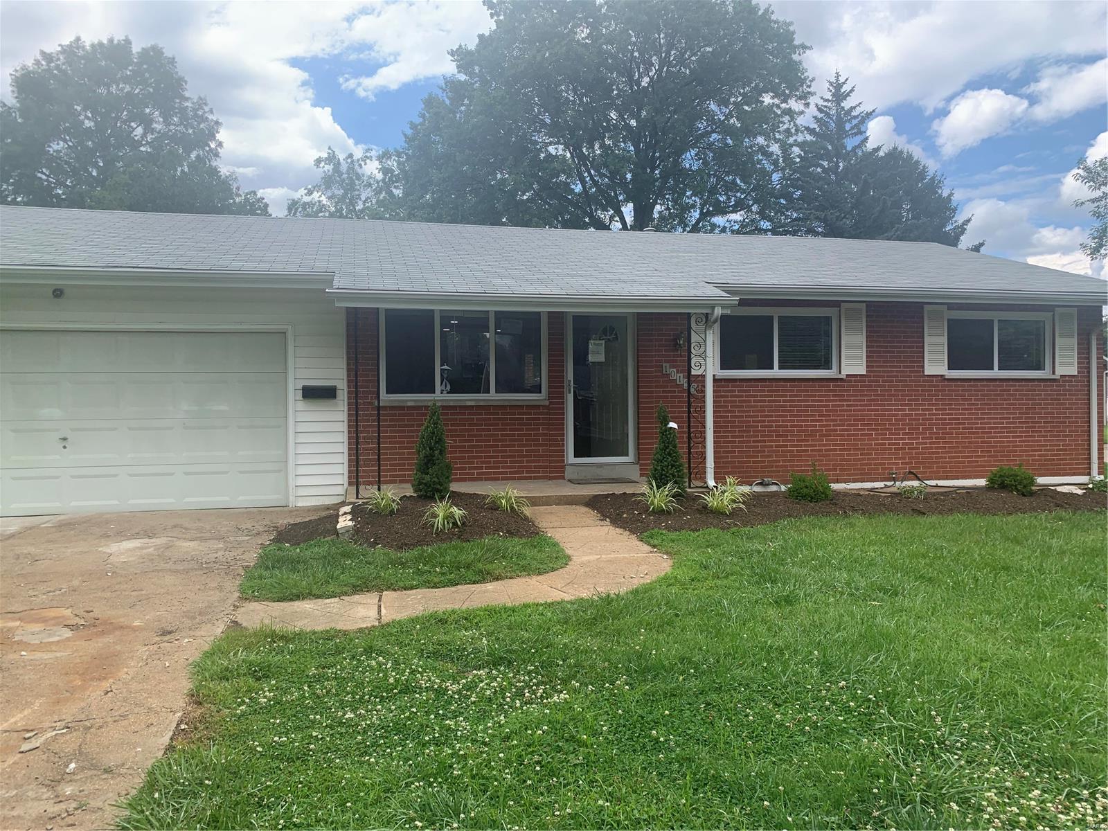 10155 Mullally Drive, St. Louis, MO 63123 | Compass