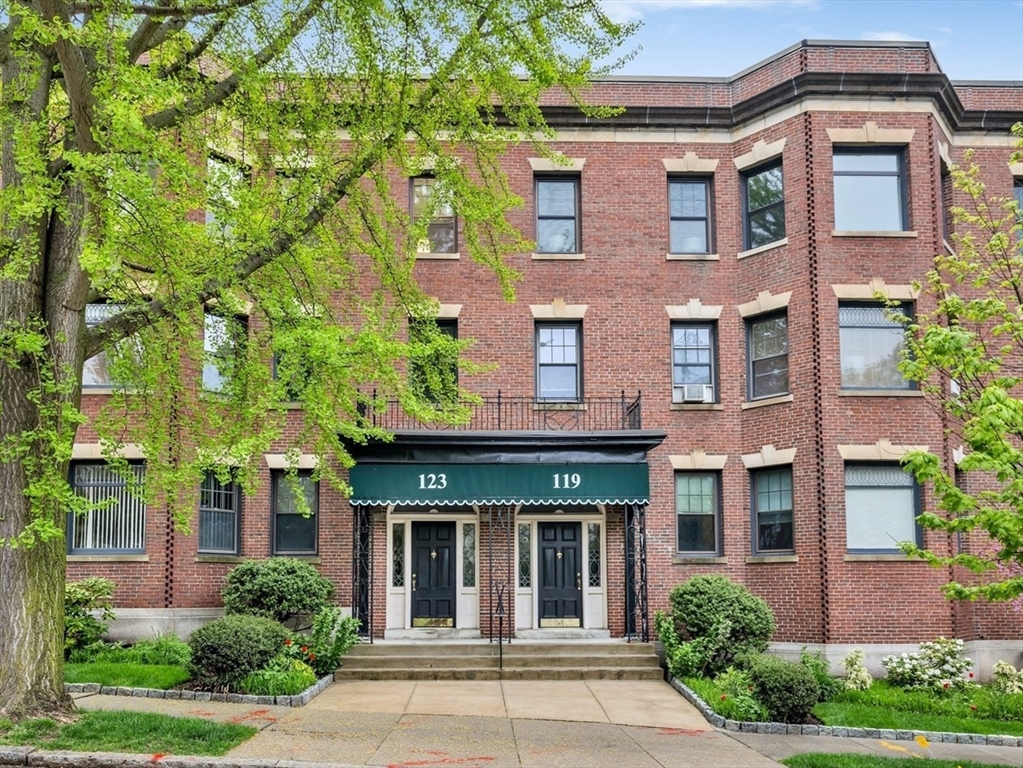 123 Freeman Street, Unit 3, Brookline, MA 02446 | Compass