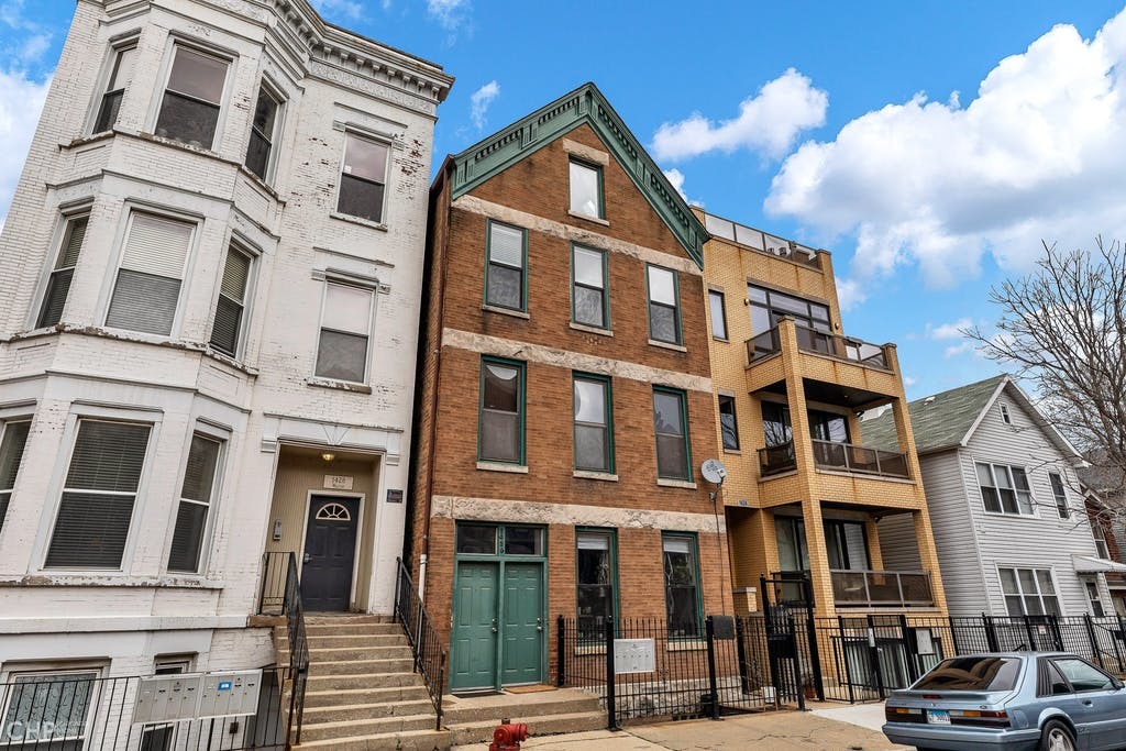 1426 West Walton Street, Chicago, IL 60642 | Compass