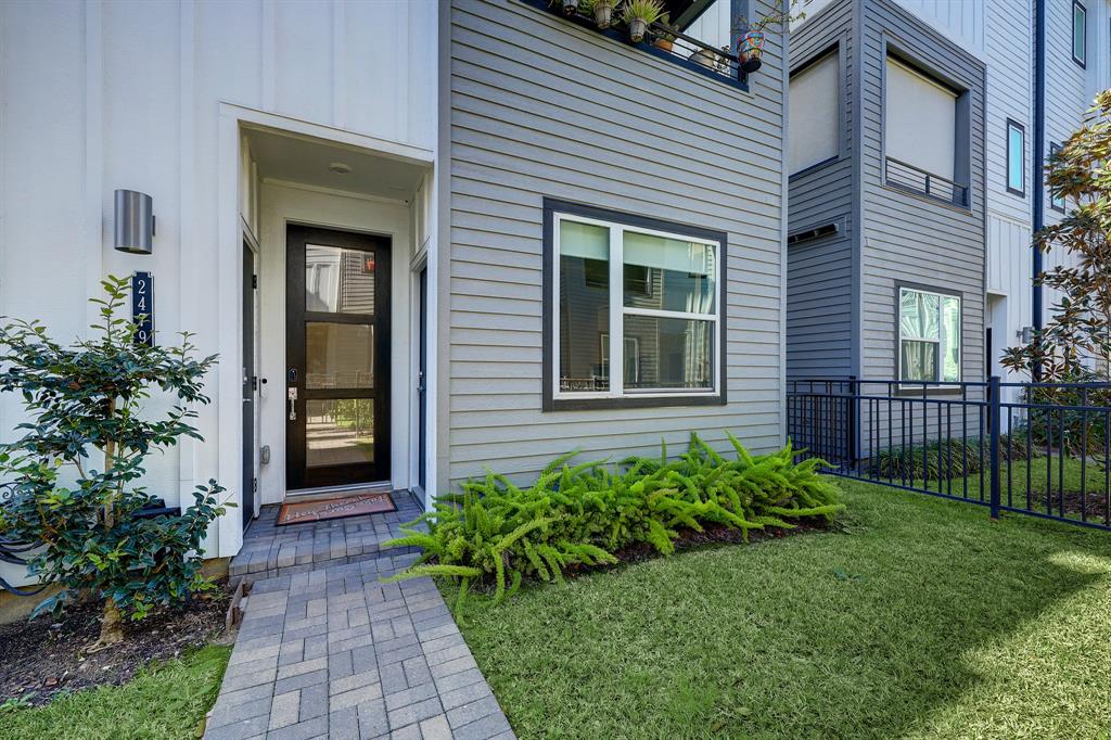 2479 West 11th Street, Houston, TX 77008 | Compass