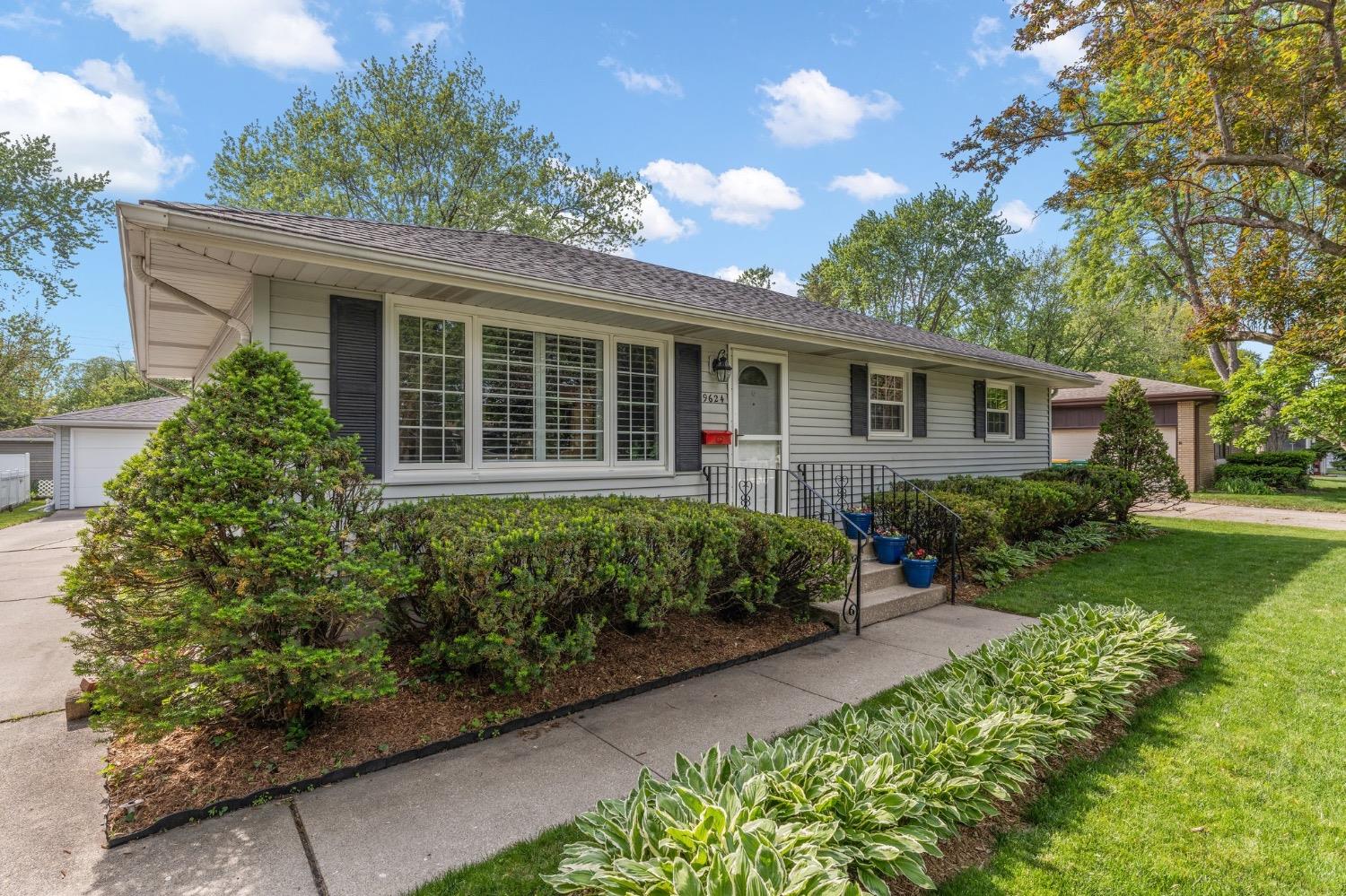 9624 Hawthorne Drive, Munster, IN 46321 | Compass