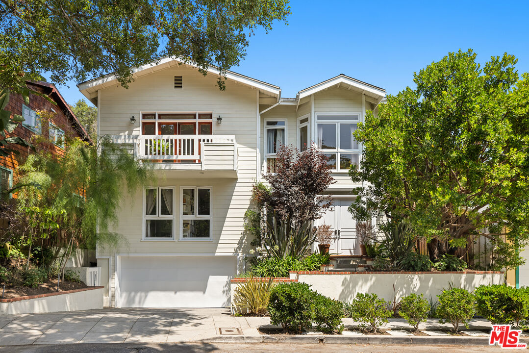 454 Sycamore Road, Santa Monica, CA 90402 | Compass