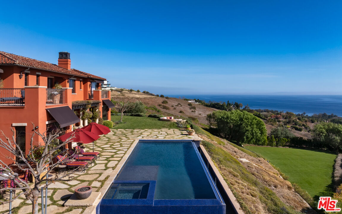 Murphy Way, Malibu, CA 90265 | MLS #25499769 | Compass