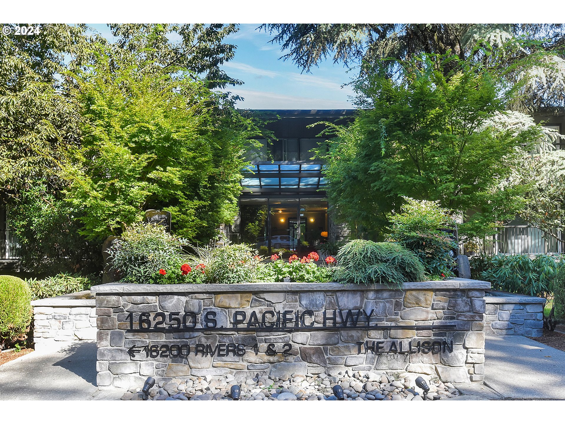 16250 Pacific Highway, Unit 58, Lake Oswego, OR 97034 | Compass