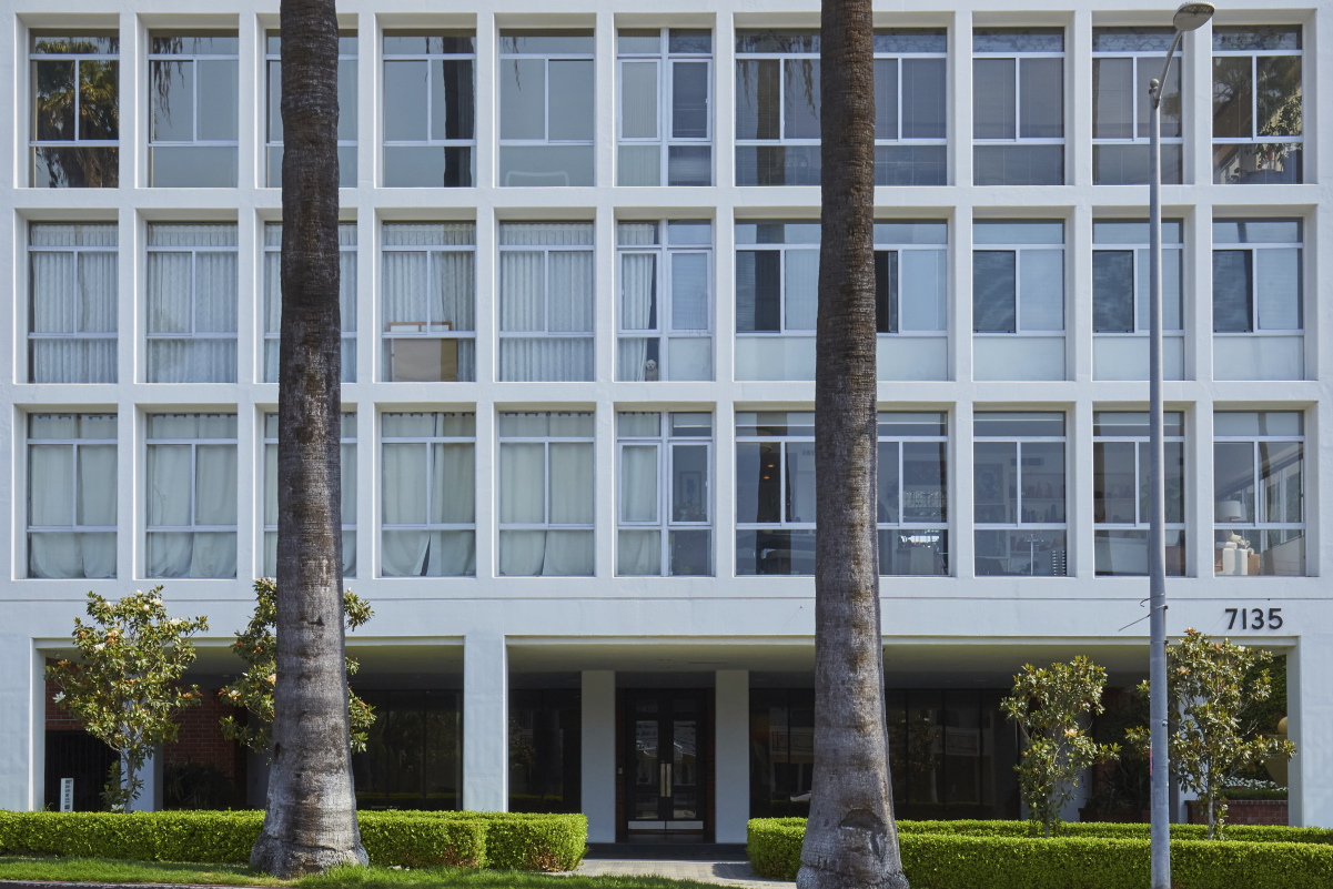 Hollywood Versailles Tower at 7135 Hollywood Blvd - Los Angeles, CA ...