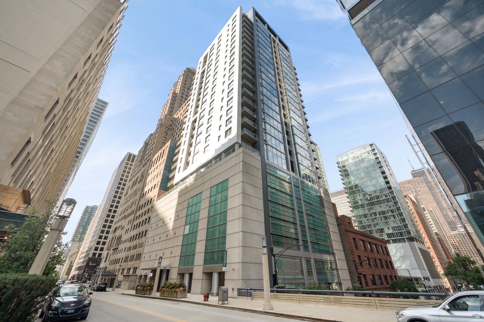 160 East Illinois Street, Unit 2105, Chicago, IL 60611 | Compass